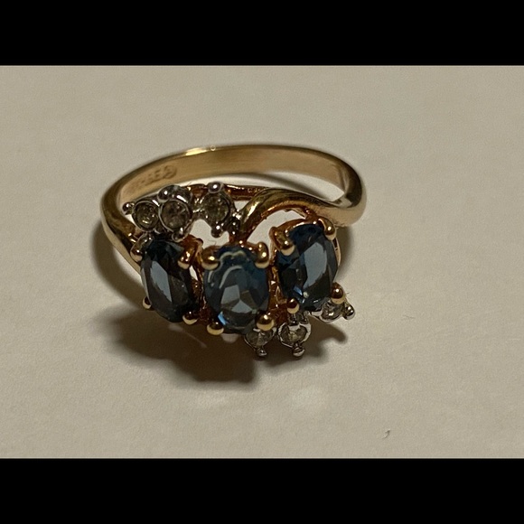 Jewelry | Charming 18k Hge Gold Ring With Sapphire Diamond | Poshmark